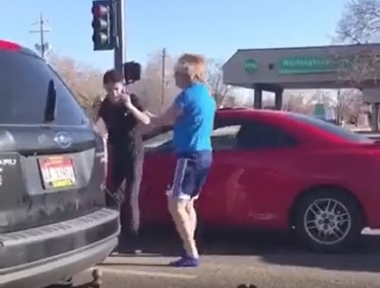 Two American motorists shake hands after punching each other to stupor ...