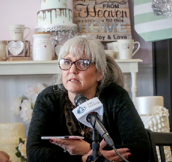 Baker who refused to make cake for lesbian wedding wins court case ...