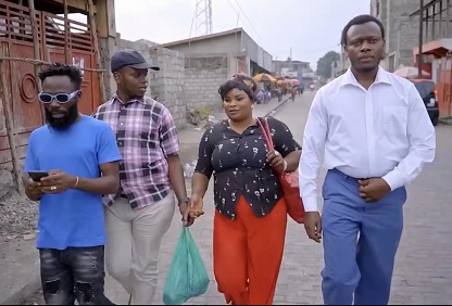 Woman happily flaunts her three husbands (Video) - MicroSecondNews