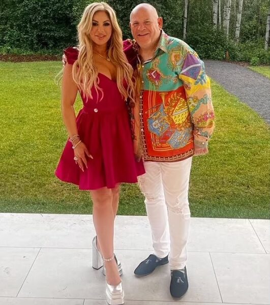 US influencer and wife of ex-drug enforcement agent dies in crossfire ...