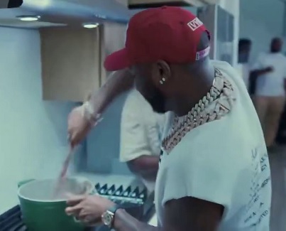 Davido goes viral after making, eating amala with fan (Videos ...